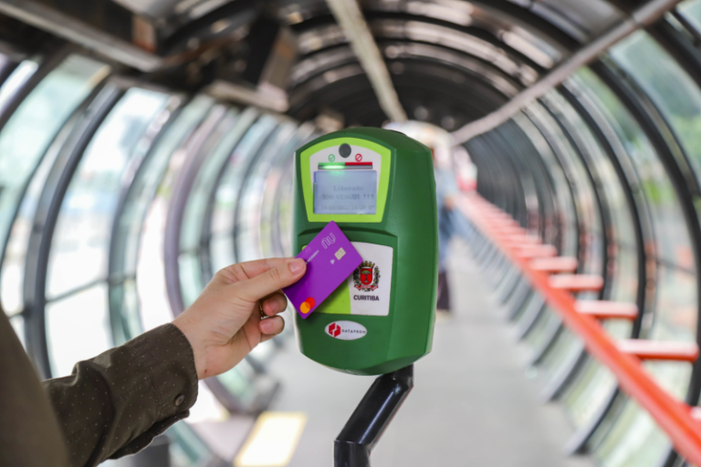 Urbs: usuários relatam cobranças e bloqueios indevidos de cartão ...